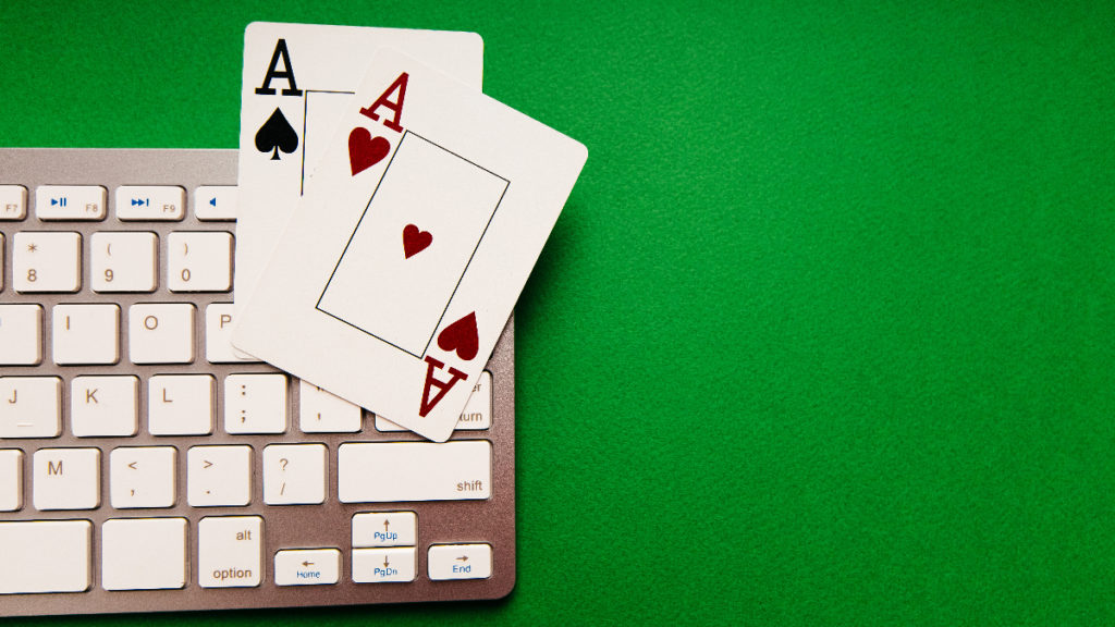 7 Most Amusing Online Card Games to Try - Nerdynaut