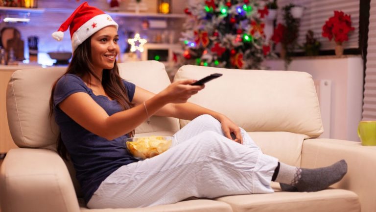 The 5 Best Christmas TV Episodes You Should Watch This Holiday Season ...